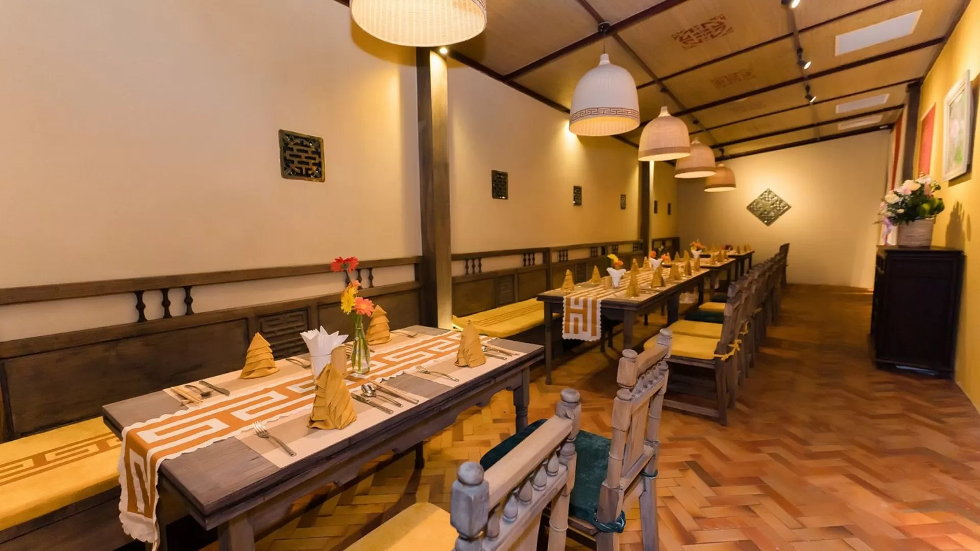 Explore 7 best restaurants in Hue