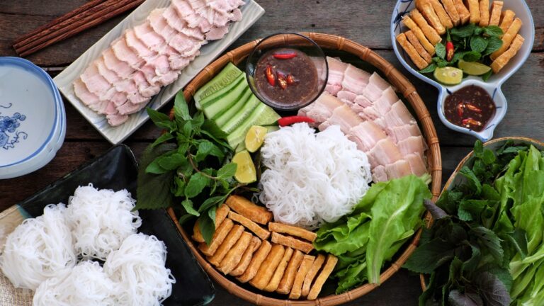 Bun dau mam tom : Un plat traditionnel aux saveurs intenses
